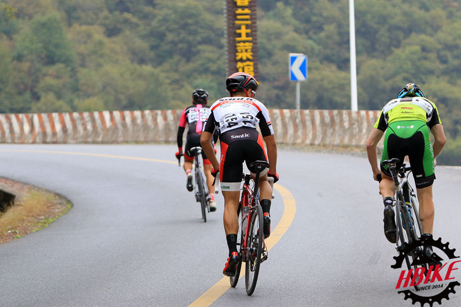 2016环千岛湖次日 Craig Stuart Evers以大比分拿下冠军 - 野途网